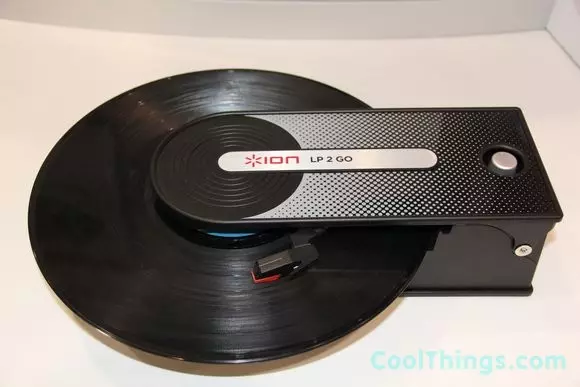 ION LP 2 GO es un tocadiscos de vinilo con tocadiscos USB ultraportátil 628_6