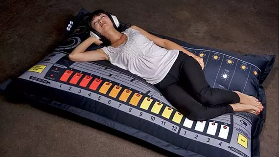 TR-808 Beanbag Lounger yana da kyau 676_1