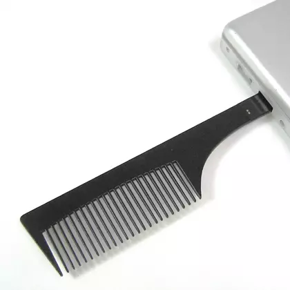 USB Comb vistar gögnin þín, lagar Pompadour þinn 6876_1