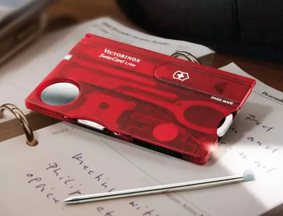 Victorinox SwissCard Lite капчыгыңызга чөнтөк мульти-инструменттерин салат 7549_2