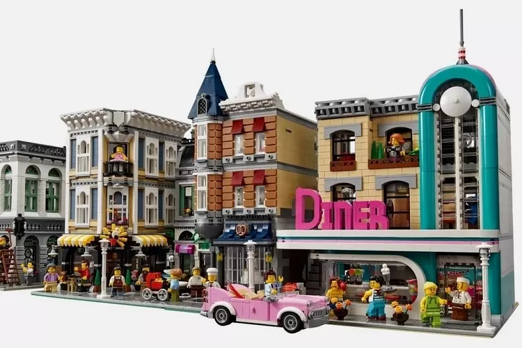 Ekspert LEGO Creator Diner në qendër të qytetit