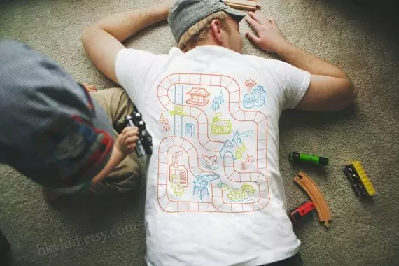 Car Play Mat T-Shirt: Arxanız İndi Oyun Masasıdır