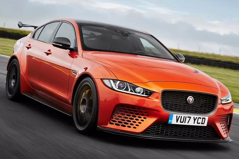 Jaguar XE SV ፕሮጀክት 8