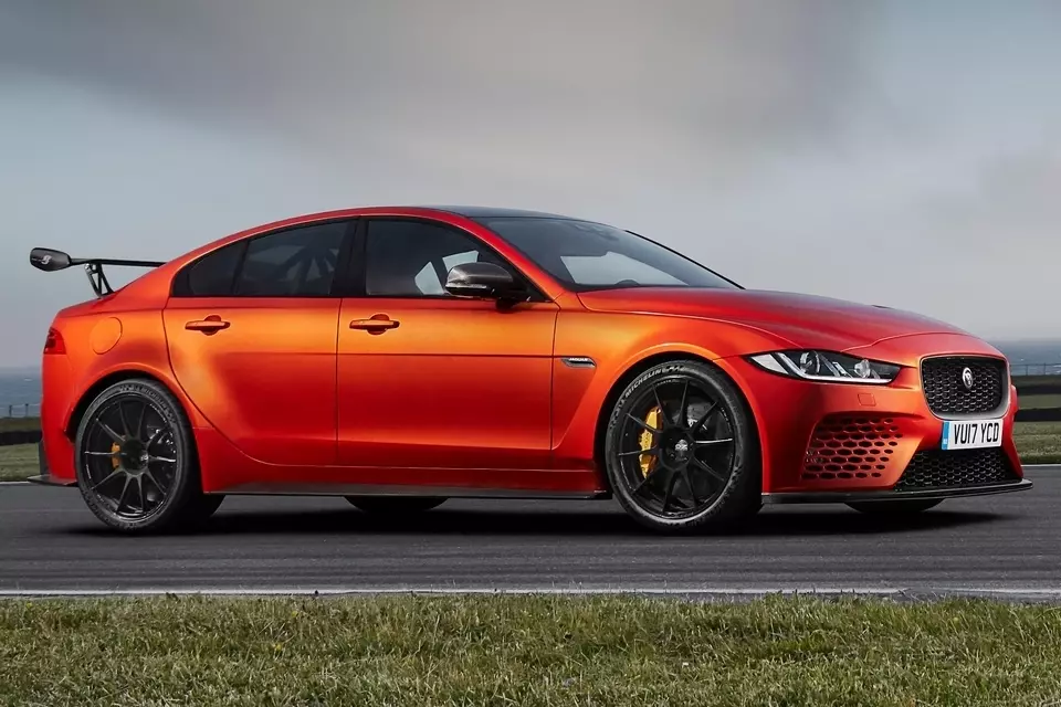 „Jaguar XE SV Project 8“. 767_3