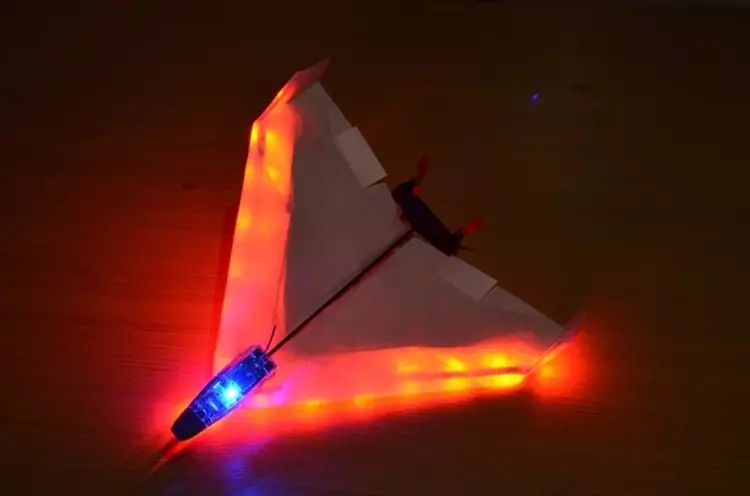 PowerUp 4.0 Smartphone-Operated Paper Airplane Kit 784_4