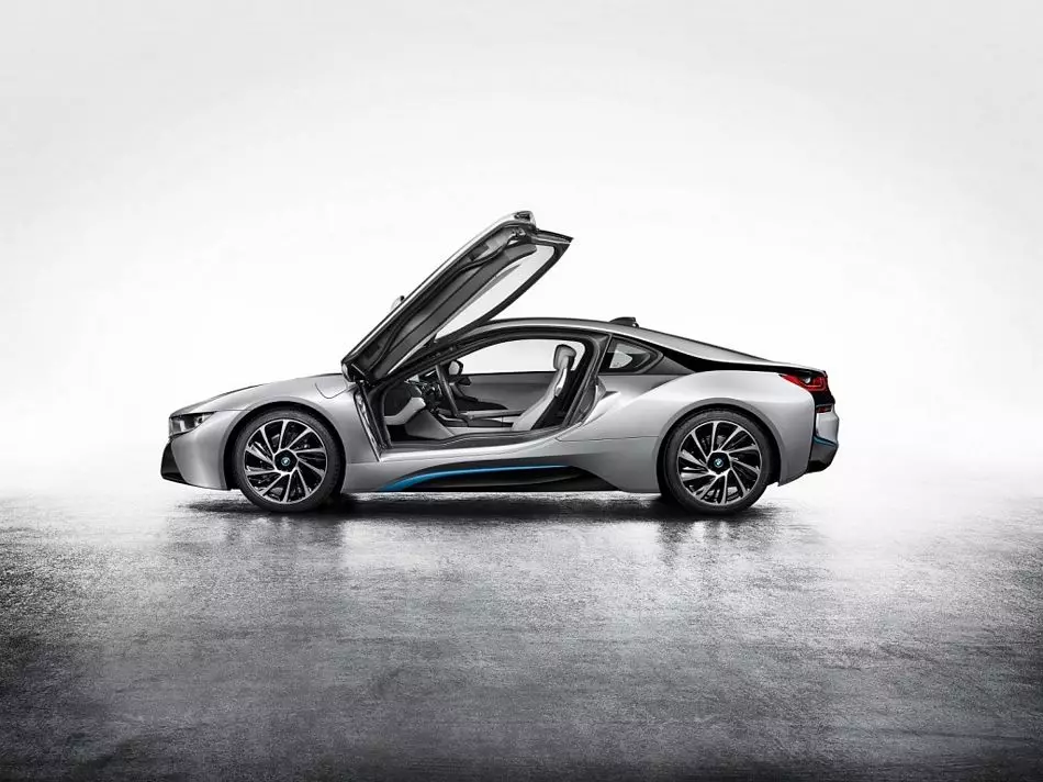 BMW i8: Ewe, ungafuna iHybrid ngoku 815_2