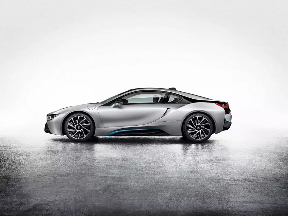 BMW i8: Ee, Wataƙila Kuna Son Haɓaka Yanzu 815_5