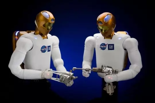 A NASA megépíti a Humanoid Robonaut 2-t, és emberszerű kezet ad neki 8402_1