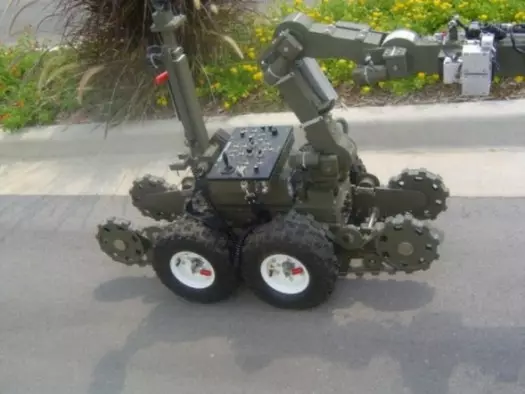 Robot Negosiasi Kanggo Mungkasi Sandera; Suspect pasrah 843_1