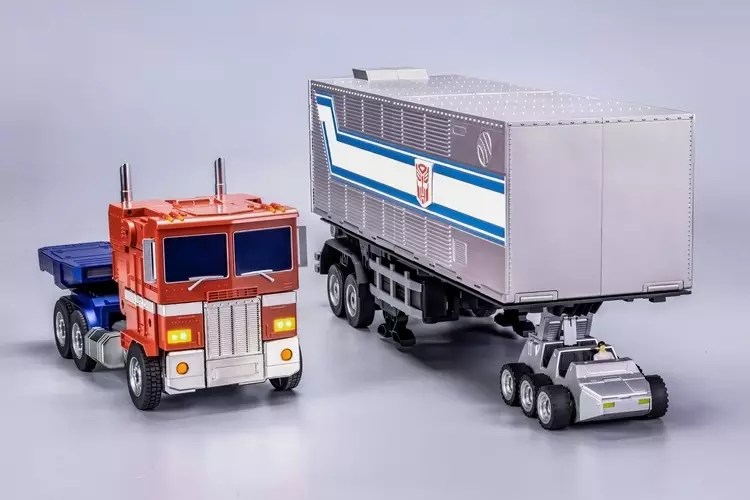 Robosen Flaggschiff Optimus Prime Trailer-Kit 856_4