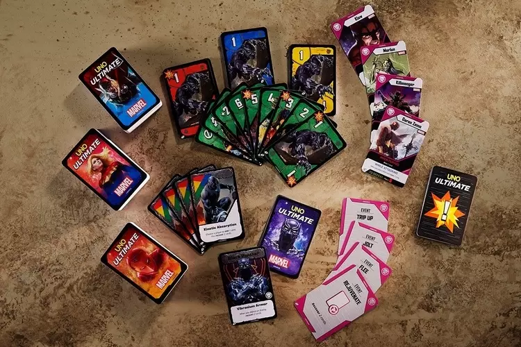 Mattel Uno Ultimate Marvel Card Game 858_1