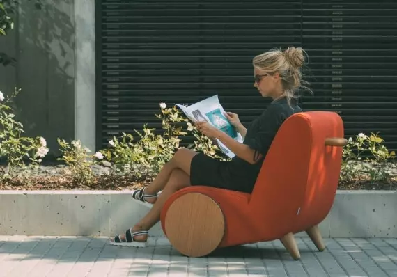 Rapide Lounge Chair kopéiert d'Schubbkar fir einfach Mobilitéit 8628_1