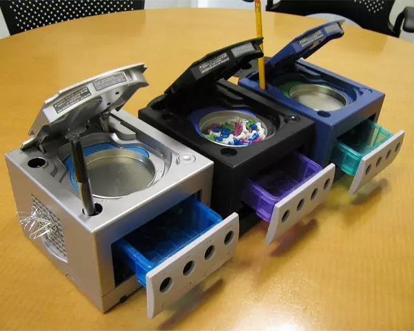 Nedcyklad: GameCube Desktop Organizer 8737_1