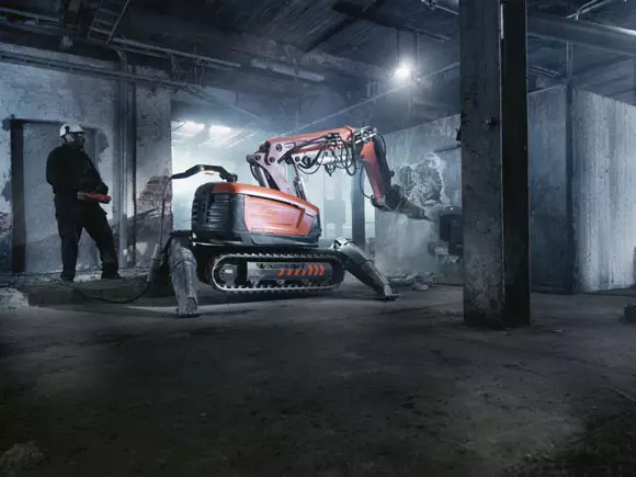 Husqvarna DXR 310 este un robot de demolare controlat de la distanță 8983_1