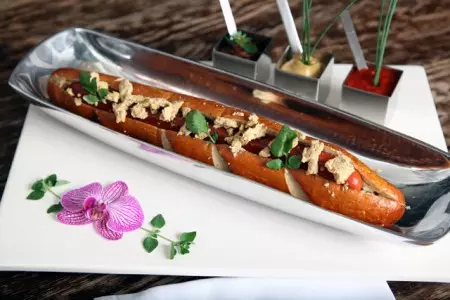 Foot-Long Haute Dog: O le Hotdog sili ona taugata ile lalolagi ile $69 9298_1