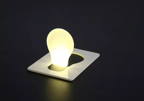 Met zaklamp kunt u een gloeilamp in uw zak houden, perfect voor Eureka-momenten